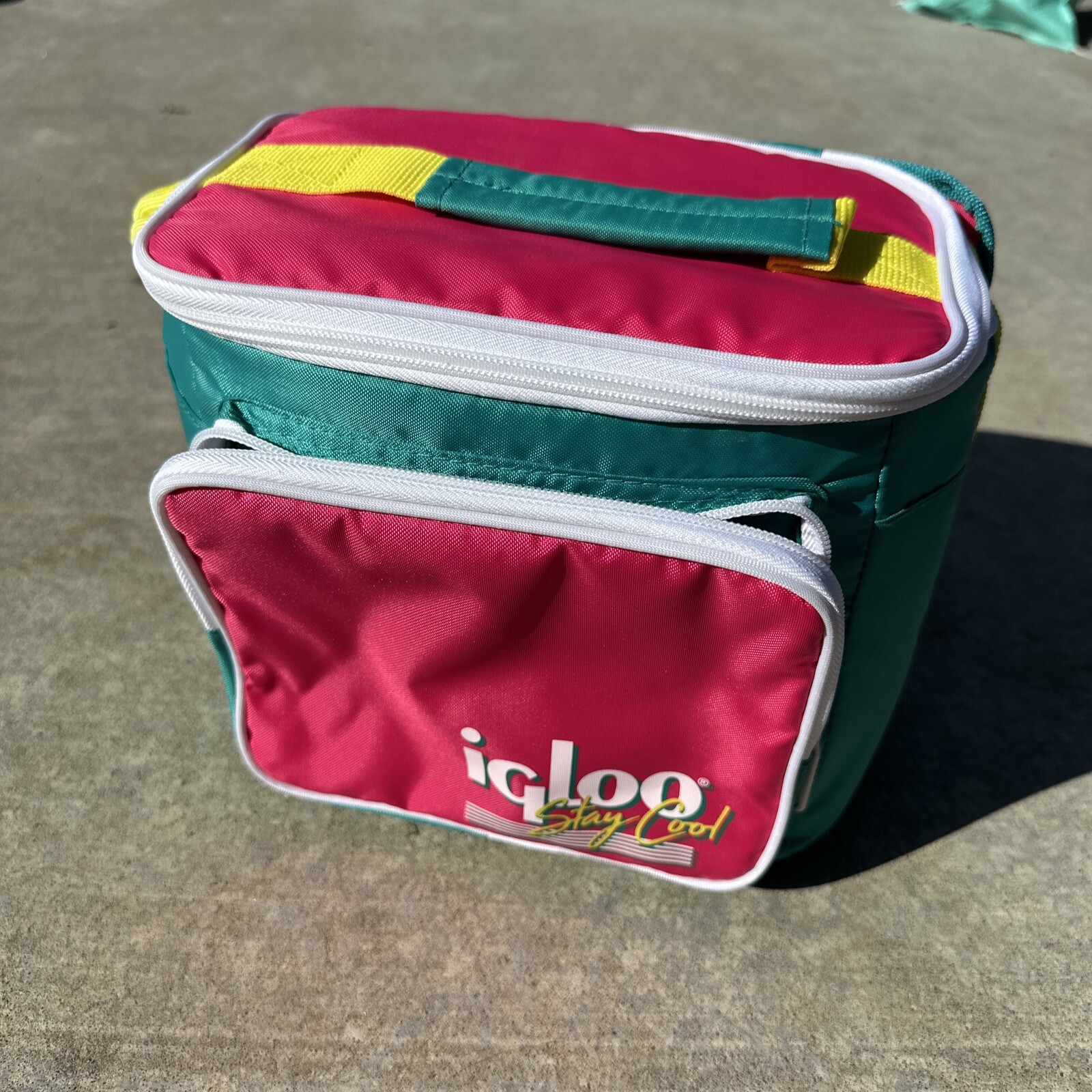 Small Cooler Igloo Retro Square Lunch Box Cooler - 9 Can Capacity Soft ...