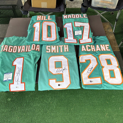Tua Tagovailoa-Jonnu Smith-D Achane-T Hill-J Waddle Signed XL Jerseys ...