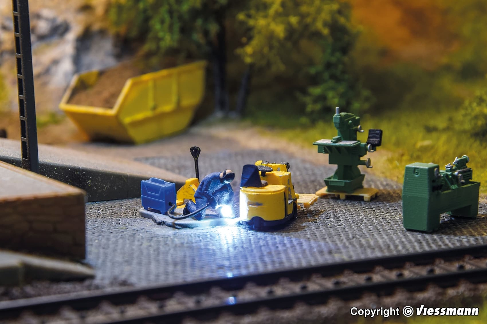 Viessmann 1538 1/87 HO Animated Welder Figure with Light Effect H0 | eBay