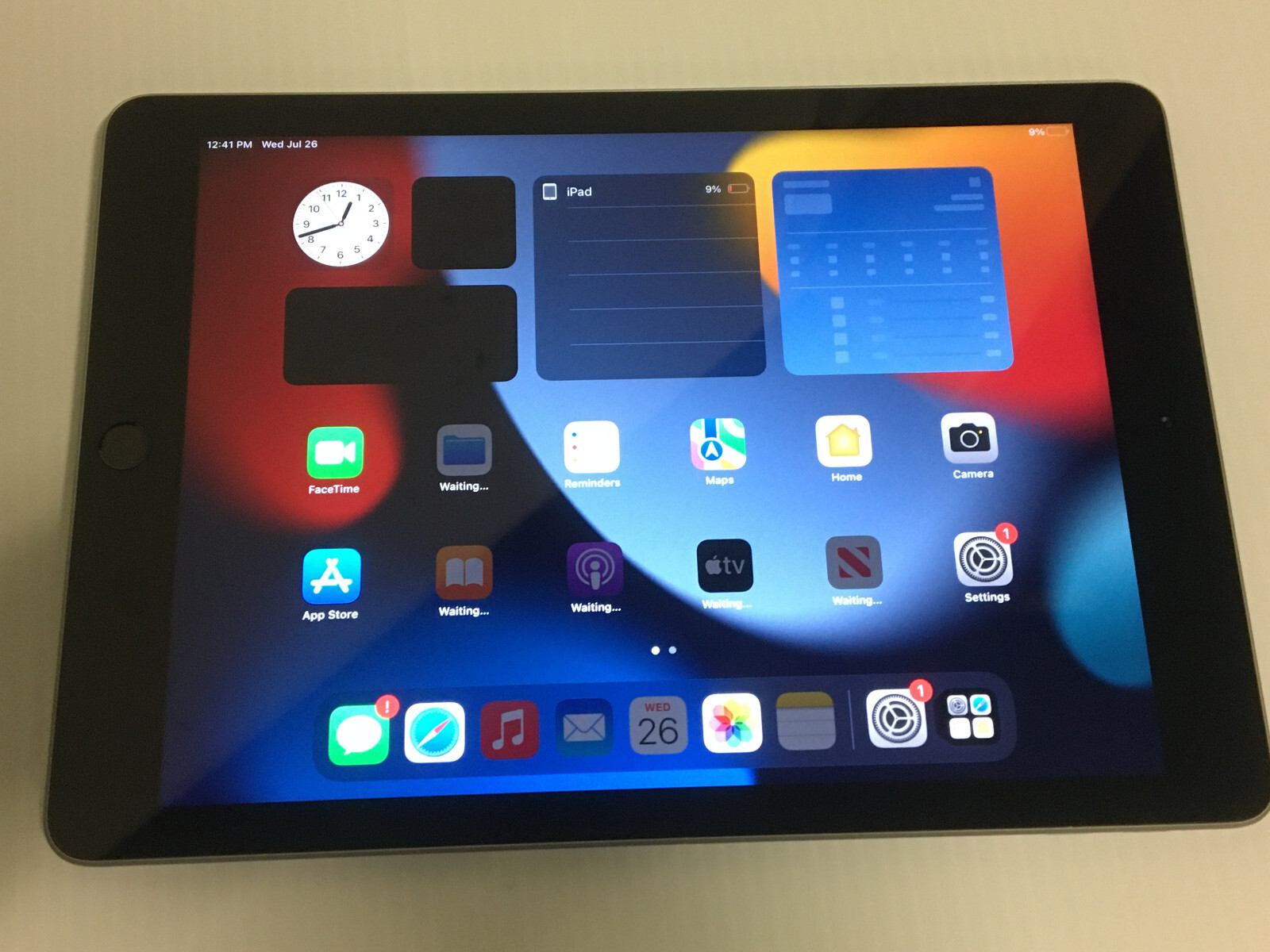 Apple iPad 6 - 6th Generation WiFi A1893 32GB 9.7 2018 Model