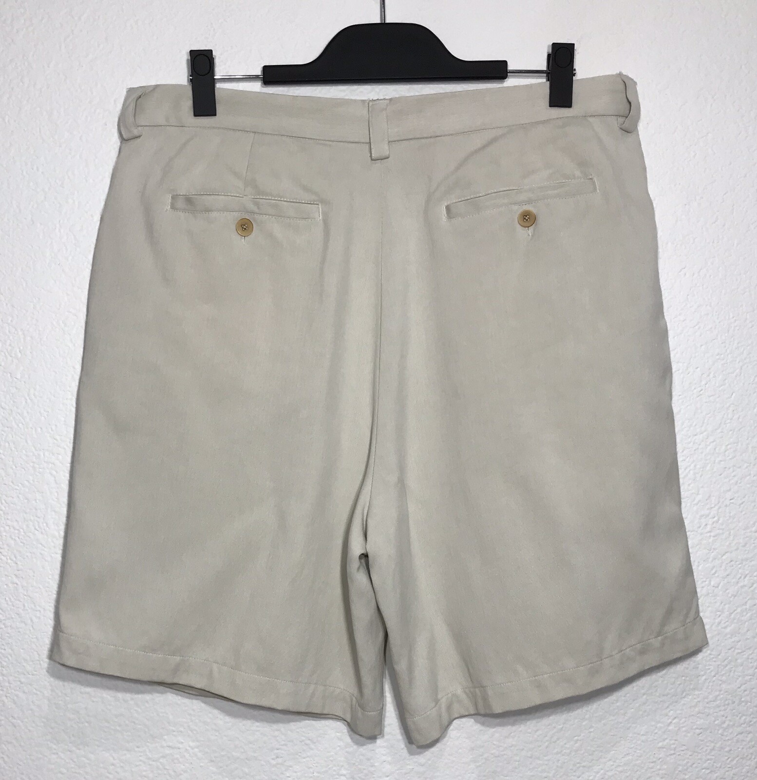 Tommy Bahama Beige Relex Shorts 100% Silk Pleated Front Relaxed Fit ...