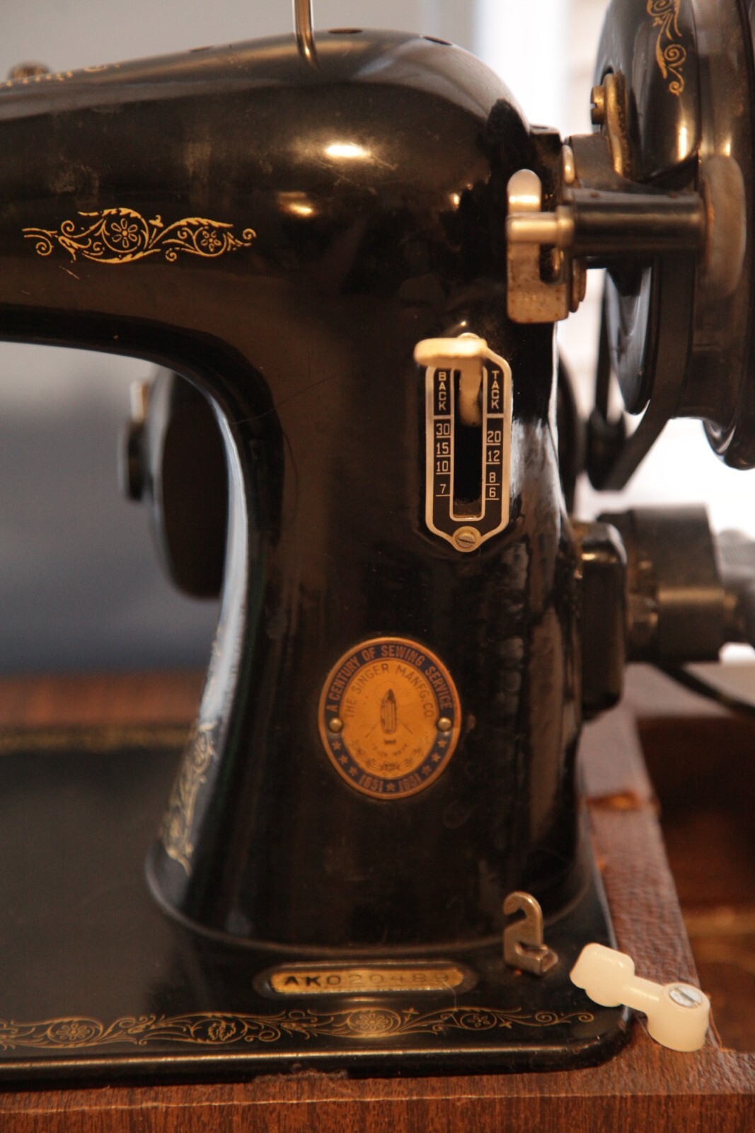 Singer 66-16 Sewing Machine *FOR PARTS/REPAIR (READ)* | eBay