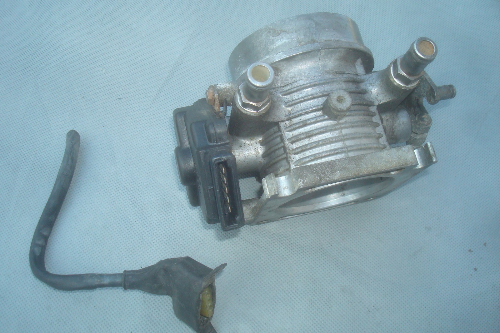 Mercedes Throttle Body Housing 0001409553 280 SL SLC E SE CE M110 107 ...