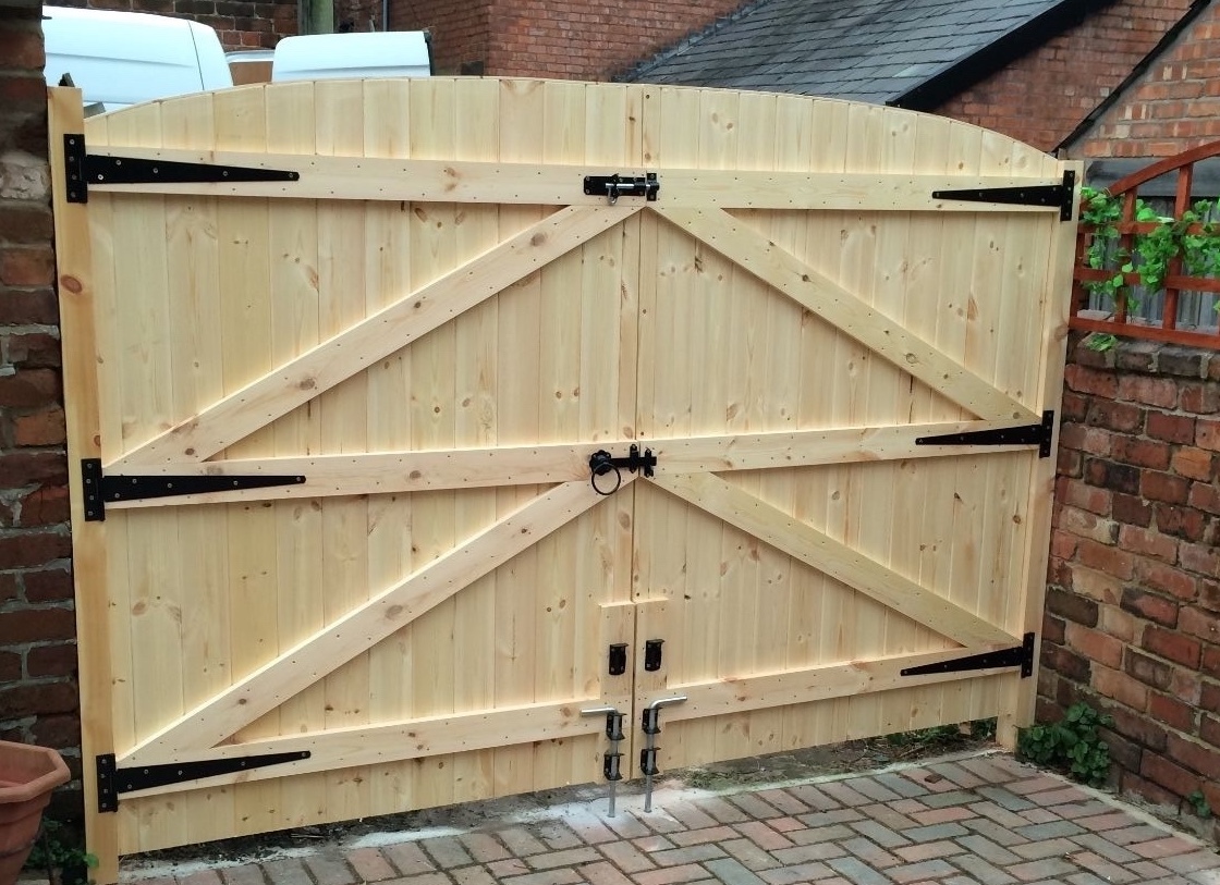 4 Foot Wide Wooden Gate Bordeaux Wooden Driveway Gates (4ft) High
