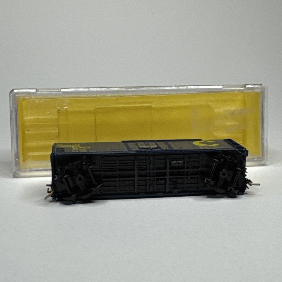 Atlas 3033 N Scale 40’ Plug Door Boxcar Chessie System #23745 | eBay