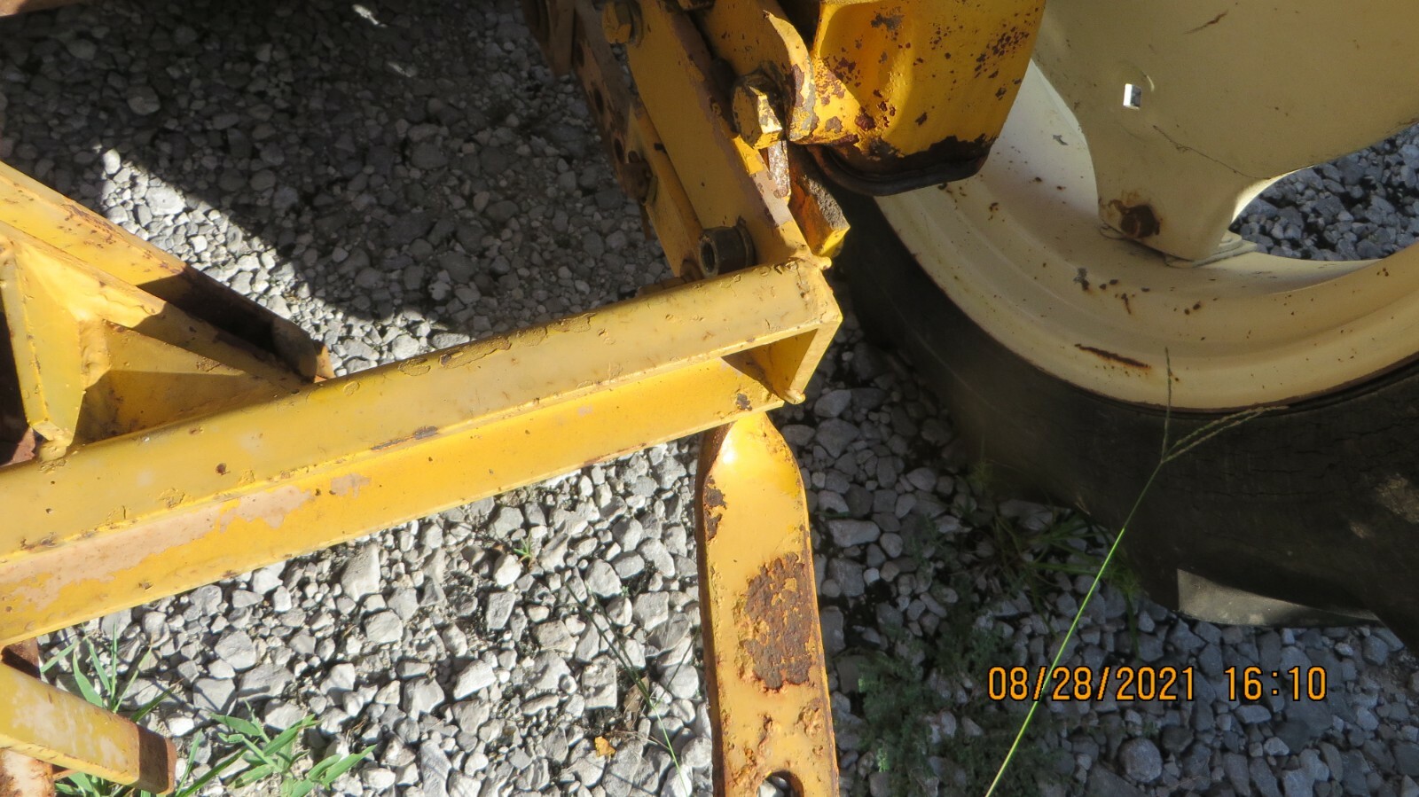 INTERNATIONAL/FARMALL CUB TRACTOR DRAWBAR AND BRACKETS | eBay