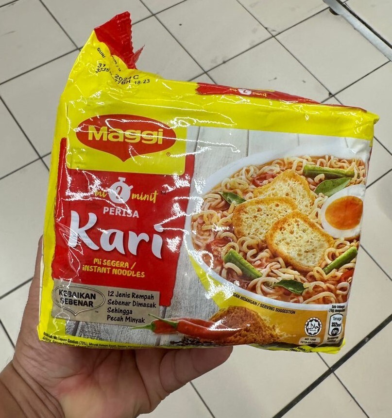 Maggi Curry Instant Noodles 12 pack x (79g x 5 pcs /carton) = 60 pcs ...