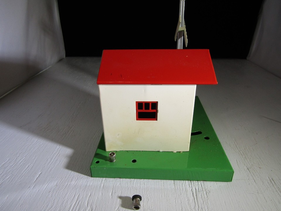 Vintage 0 Gauge Lionel Train Accessory- # 45N Automatic Gateman w ...