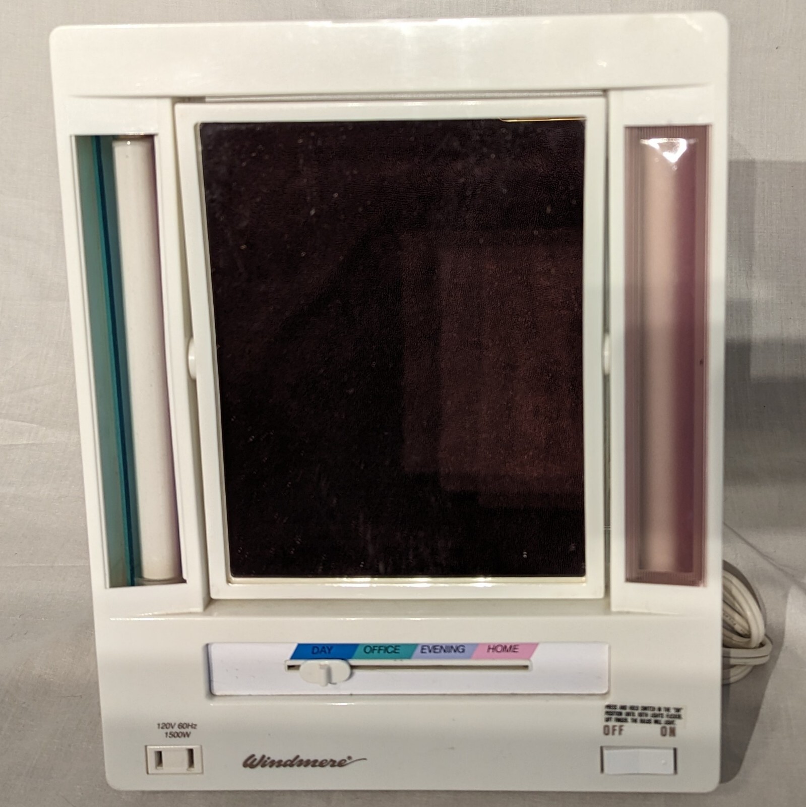 Windmere EM-1 Portable Lighted Make Up Mirror Regular Magnifying 4 ...