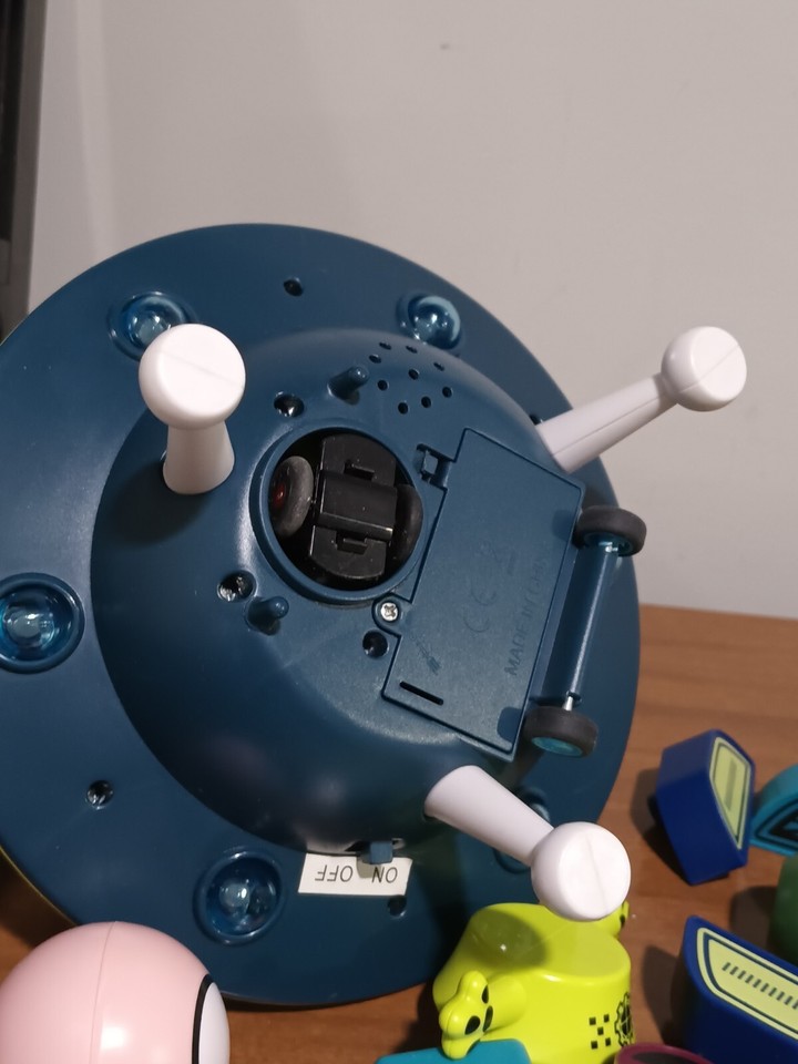 Magnet Robot Toy Sci Fi Complete In Box - Monster Magnetic Ufo Space ...