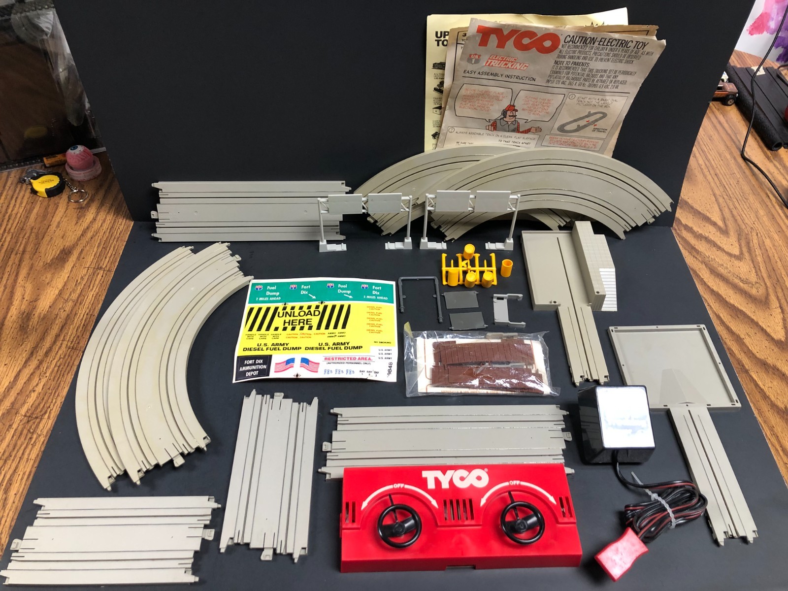 Tyco US 1 Army Transport Electric Trucking Slot Car Track & Accessories ...
