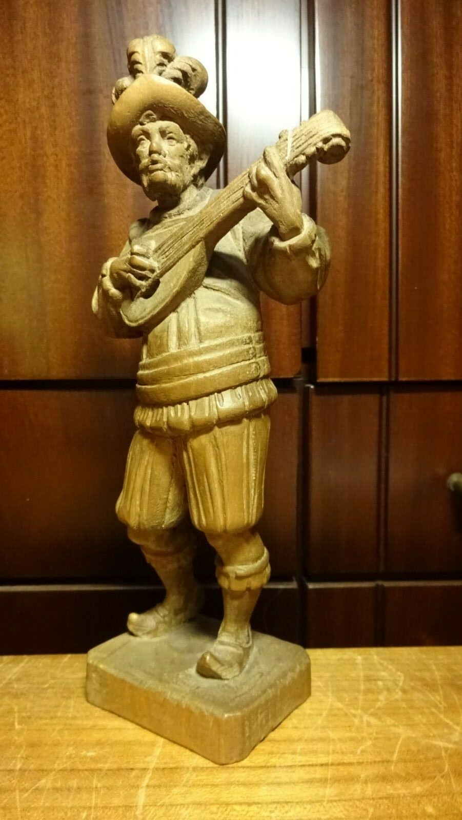 ANTIQUE 10" HAND CARVED WOOD PIRATE MANDOLIN MEDIEVAL MUSICIAN STATUE ...