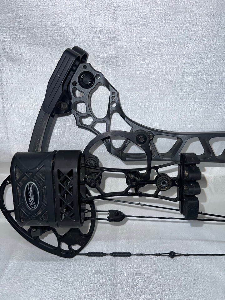 Mathews Triax RH Stone Grey 29.5/70 w/ Accessories | eBay