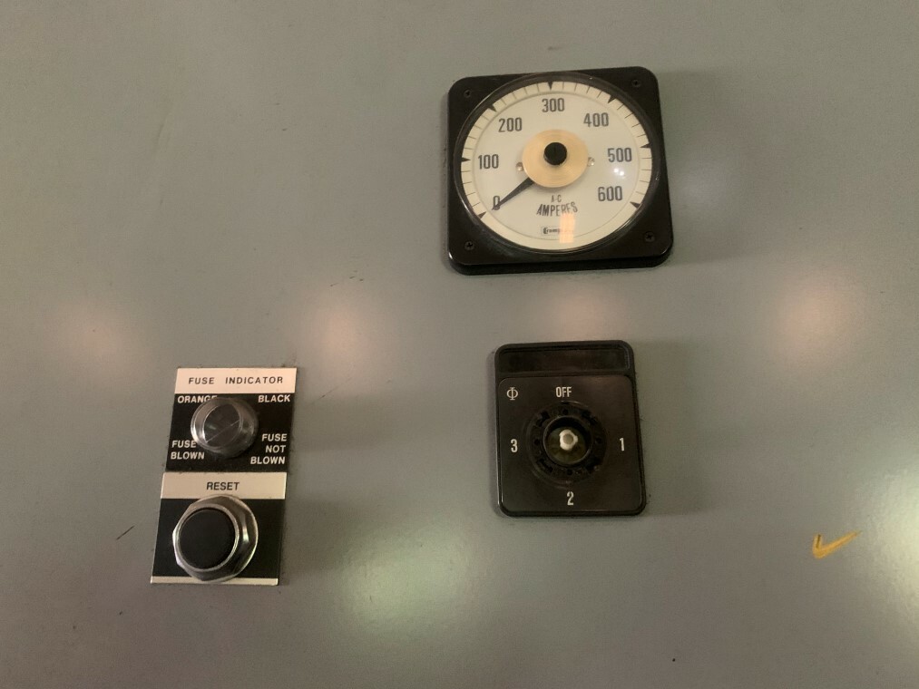 GE Limitamp Switchgear CR194A127C2, 2000A Bus, 2300V, 1750 HP ...