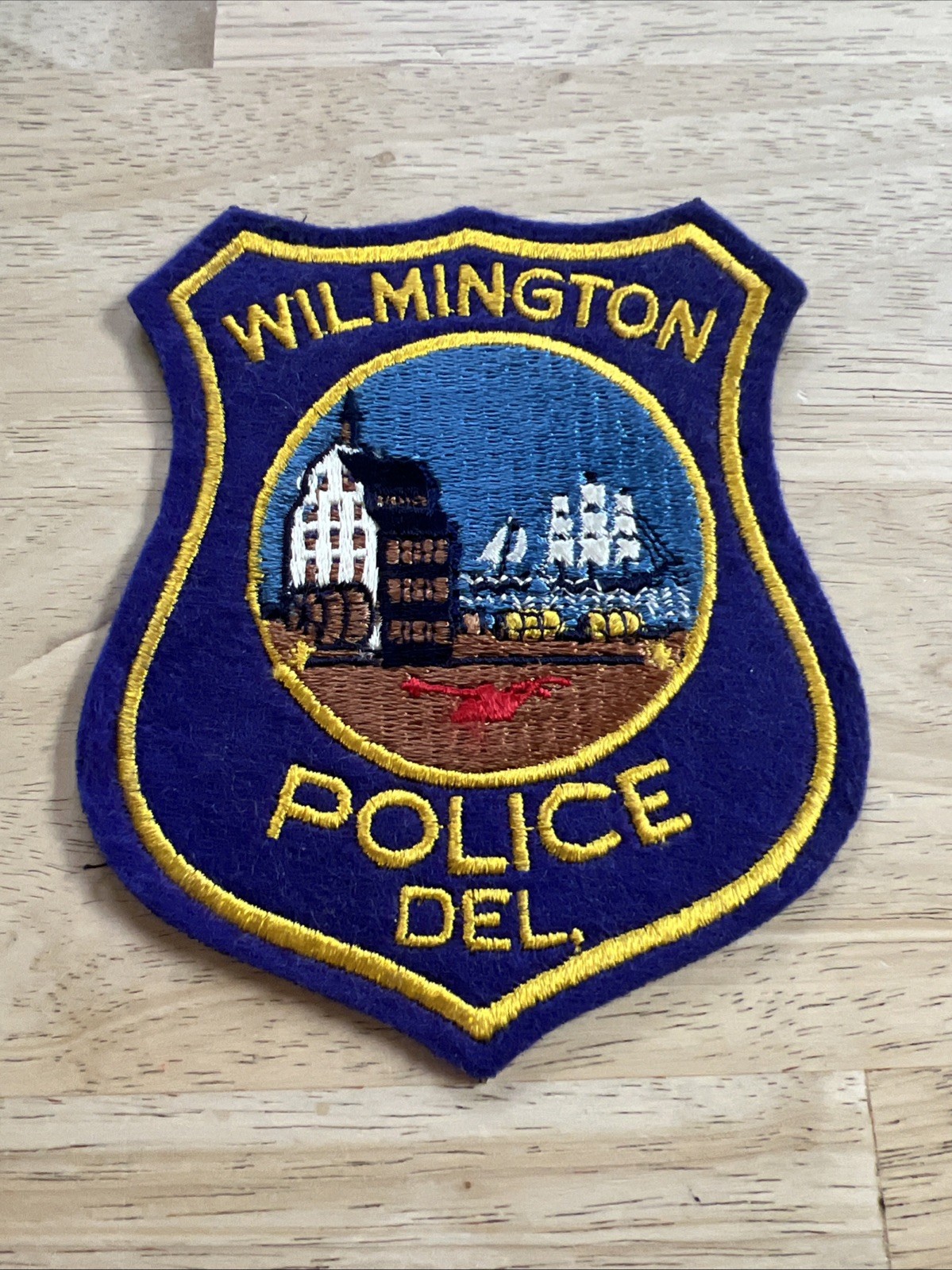DELAWARE DE WILMINGTON POLICE NICE SHOULDER PATCH SHERIFF