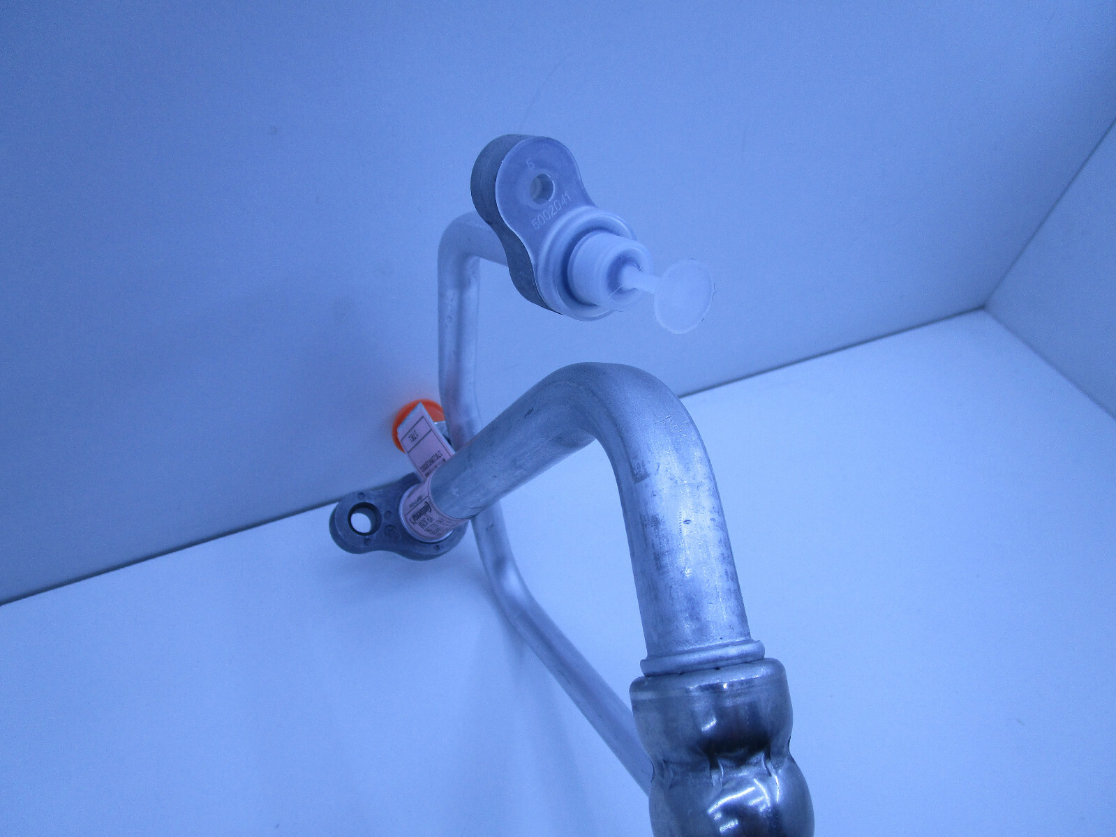 A/C HOSE AIR CONDITIONING LINE HOSE TO SUITE COMMODORE VE V8 SERIES 2 ...