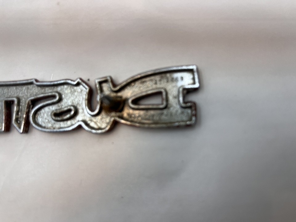 1972 1973 1974 1975 1976 PLYMOUTH DUSTER Mopar FENDER EMBLEM OEM Patina ...