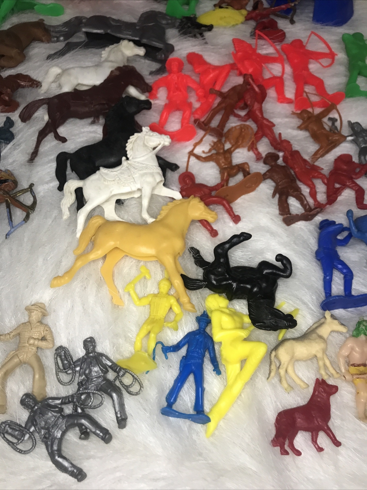 85+ Vintage Plastic Cowboys and Indians Toys Teepees Horses Totem Pole ...