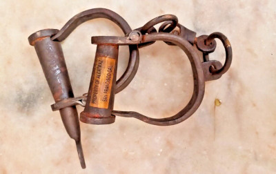 Prison HandcuffsProperty Of Alcatraz Iron Hand Cuffs key | eBay