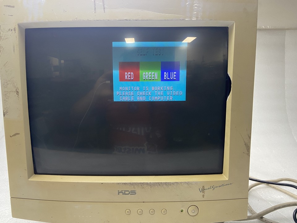 Vintage KDS Korea Data Systems VS-7e 17" CRT Retro Gaming Monitor VGA ...