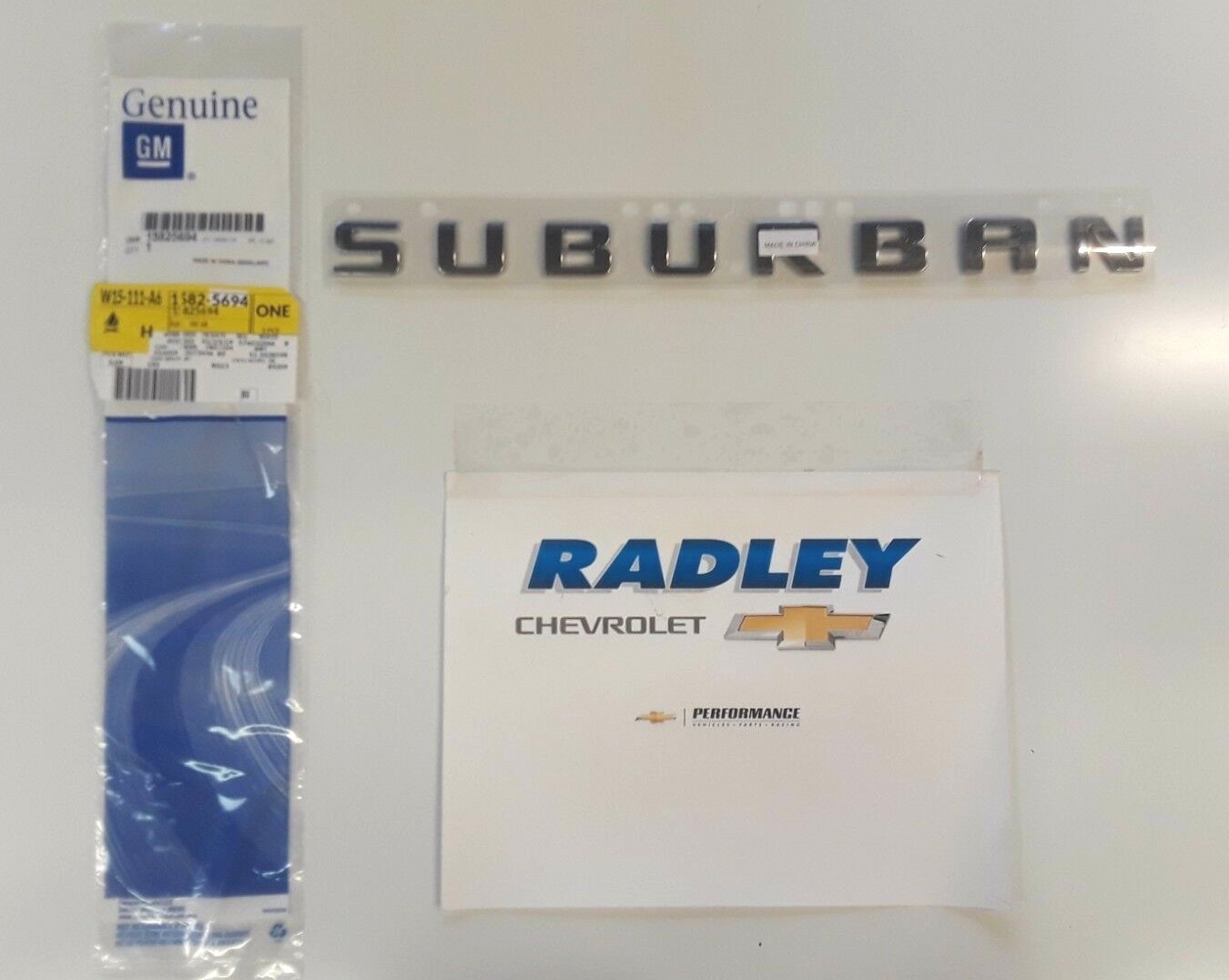 NEW OEM GM CHROME SUBURBAN DOOR EMBLEM 07-13 15825694 | eBay