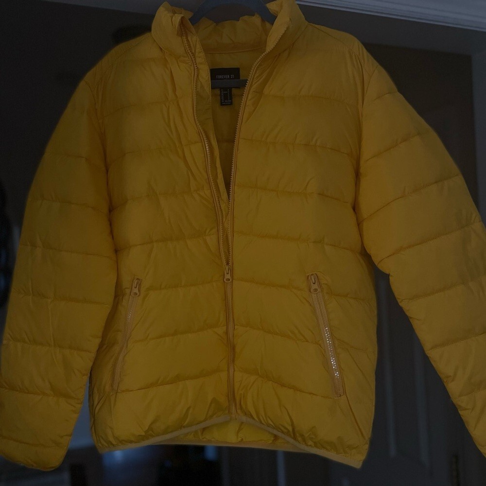 yellow puffer coat - Gem