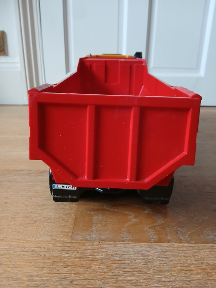 Bruder 1:16 Scale Arocs Half Pipe Dump Truck – Construction Toy Model ...