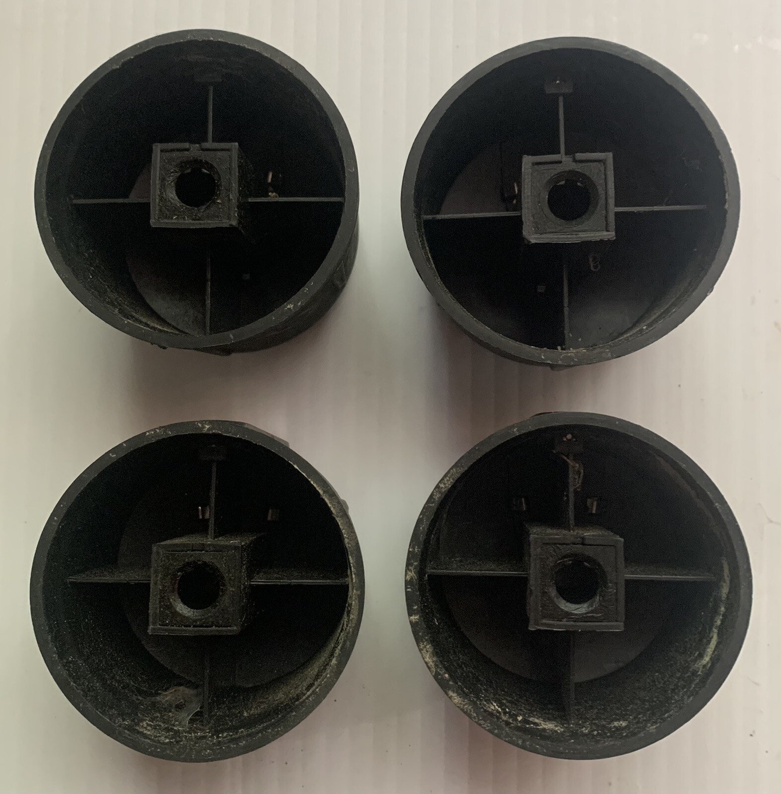 BRINKMANN DUAL ZONE GAS GRILL KNOB SET, FOUR (4) KNOBS, 2-1/4", BLACK ...