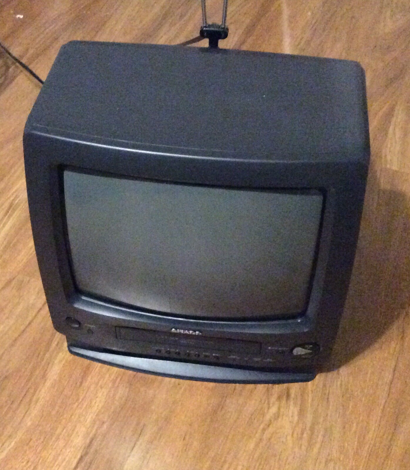 Vintage, Sharp TV VCR COMBO 13” Color TV, 1996 Retro Gaming TV. Works ...