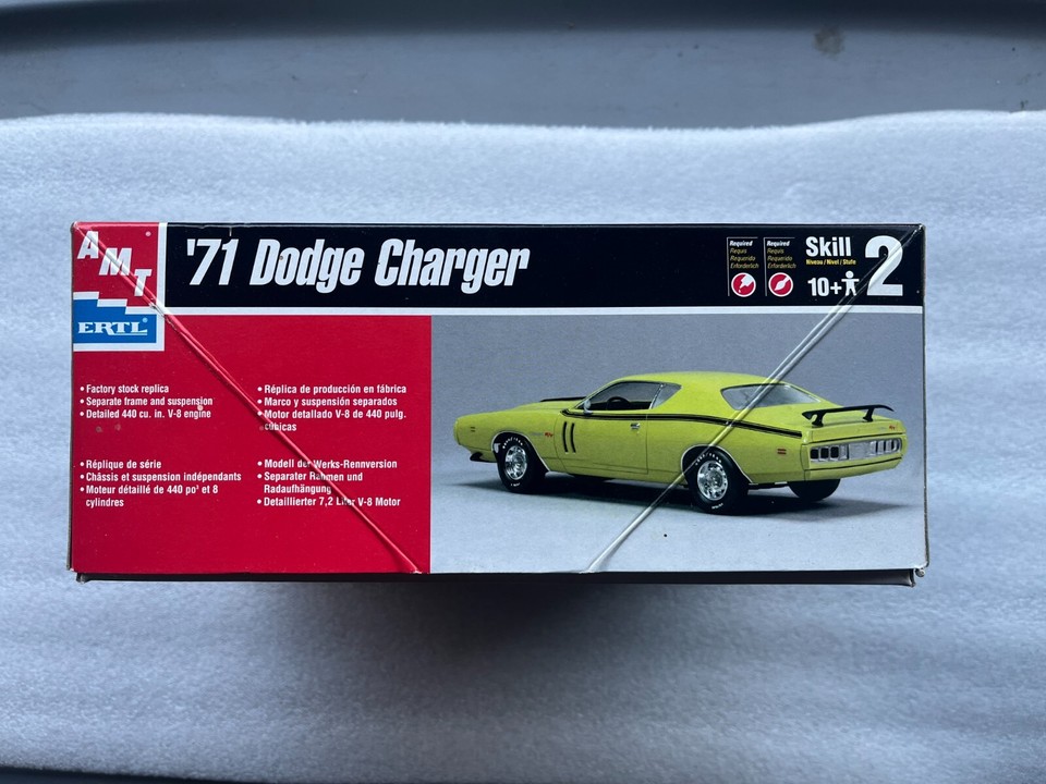 AMT Ertl 30053 1/25 Scale '71 Dodge Charger Plastic Model Kit - Model ...