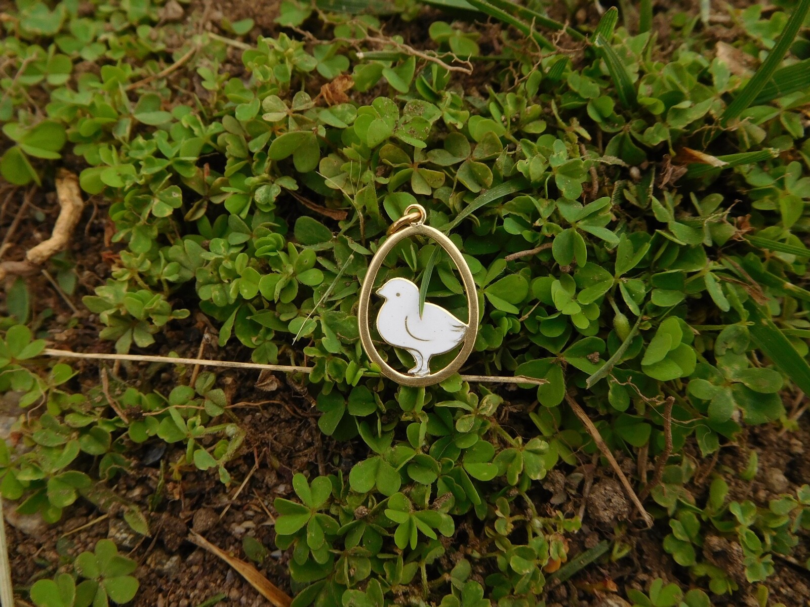 Imperial Romanov 1900 18K Gold Enamel Chicken Chick Easter Egg Pendant ...