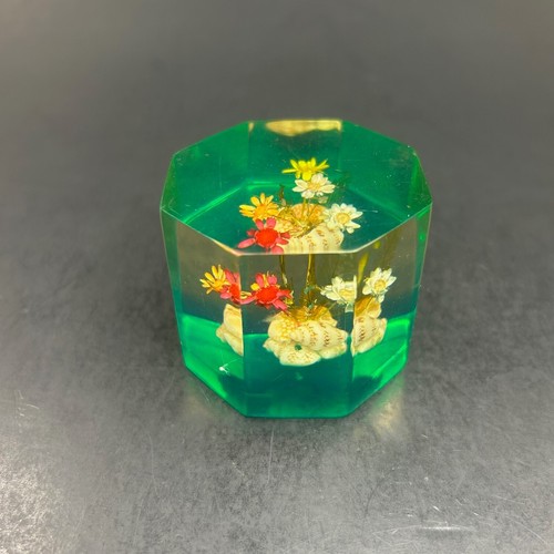 Vtg Lucite Flower and Shell Paperweight Clear with Green Base Made in ...