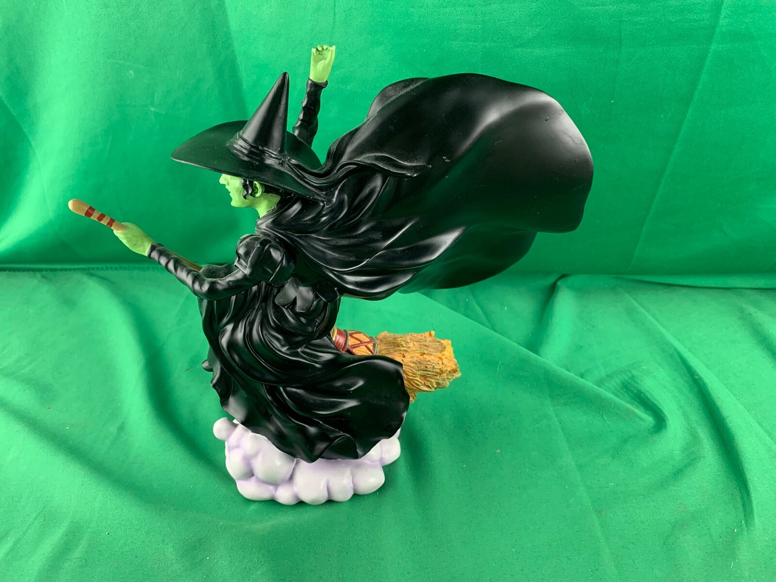 BRADFORD EXCHANGE WIZARD OF OZ SURRENDER DOROTHY FIGURINE (READ ...