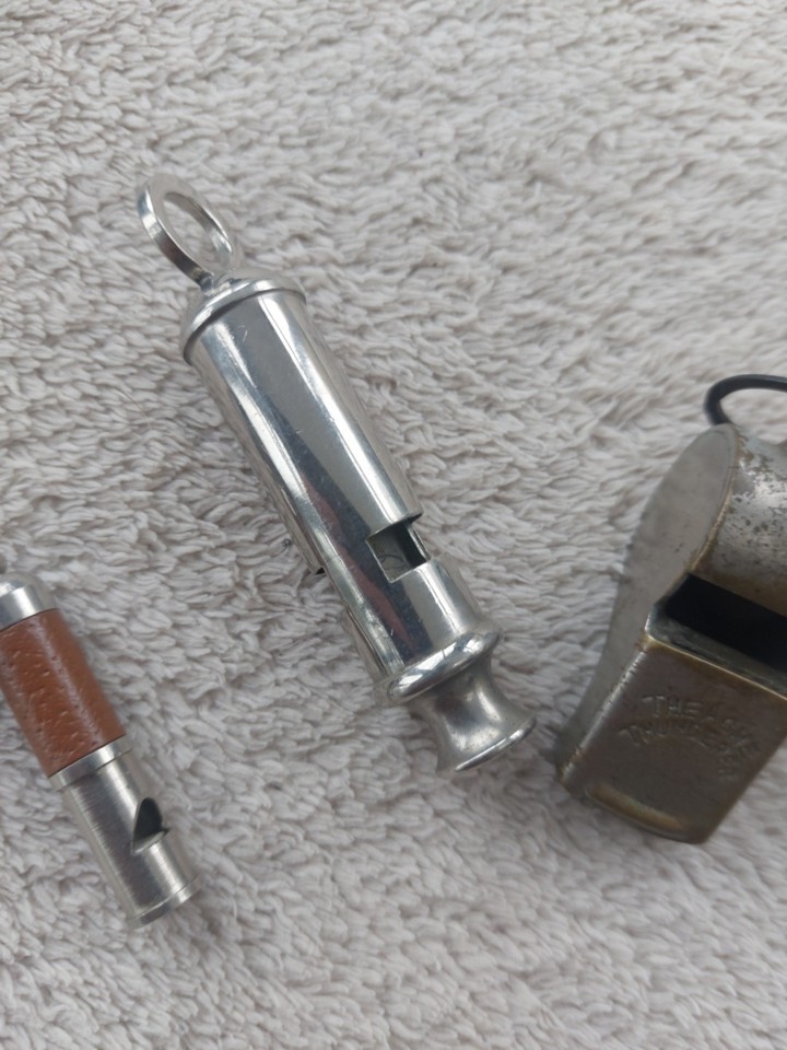 VINTAGE WHISTLES JOB LOT X 4. 2 ACME THUNDERERS DIFFERENT SIZES. ACME ...