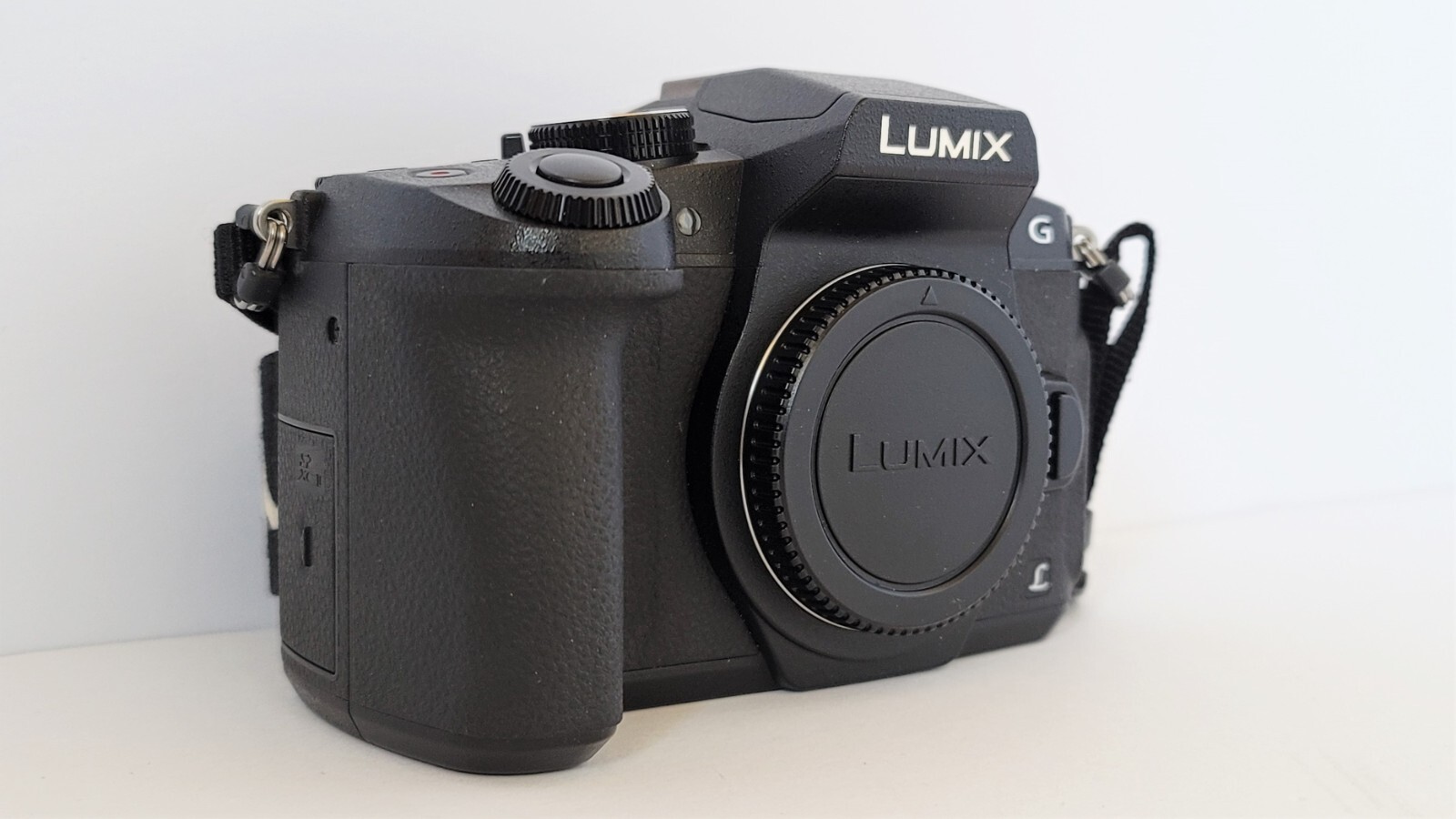 Panasonic Lumix G85 DMC-G85 Mirrorless 4K M/Four Thirds Camera Body + 2 ...