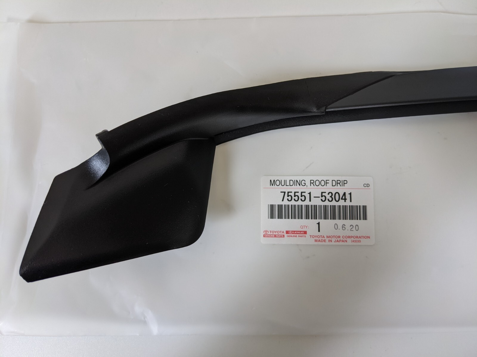75552-53041 Genuine Lexus IS350 IS200T Front Windshield Moulding ...