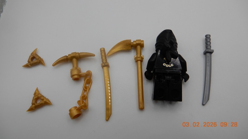 LEGO Ninjago Cole DX 2520 The Golden Weapons Minifigure Figure | eBay