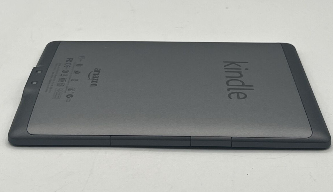 Kindle E-Reader Model D01100 , 4th Generation , 2GB, Wi-Fi, 6in, Black