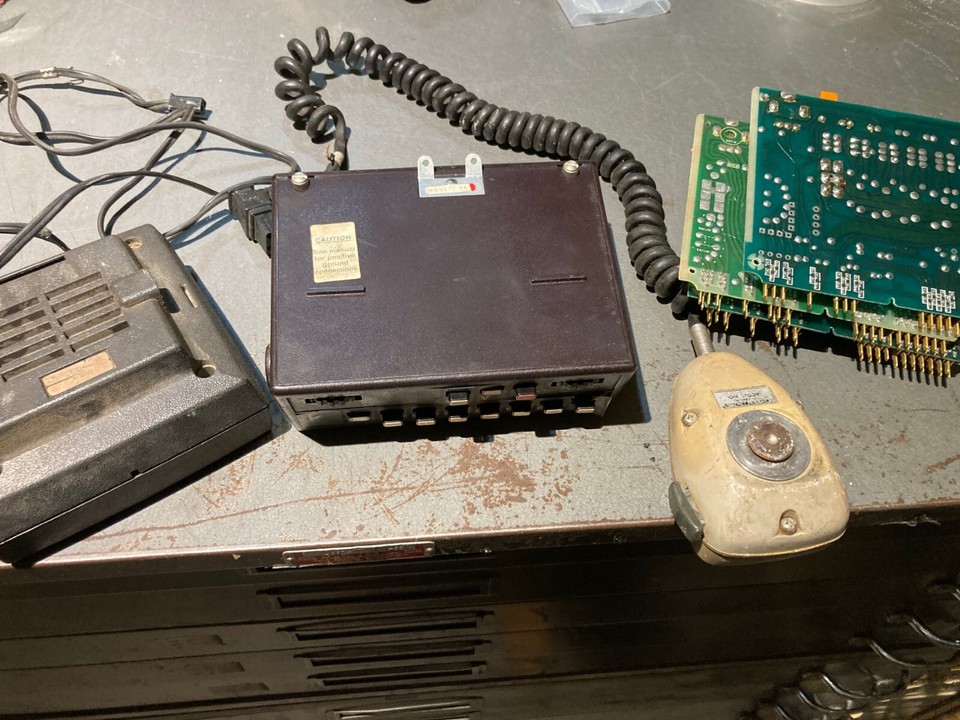 Vintage Motorola 16 channel Syntor-X Control Head, Speaker and ...