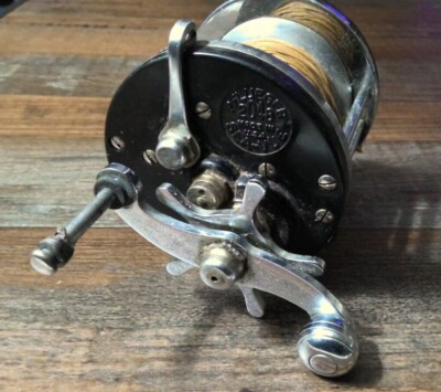 Vintage - Pflueger Reel