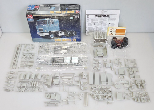 AMT Ertl GMC Astro 95 1/25 Scale Semi Truck Plastic Model Kit 38164 ...
