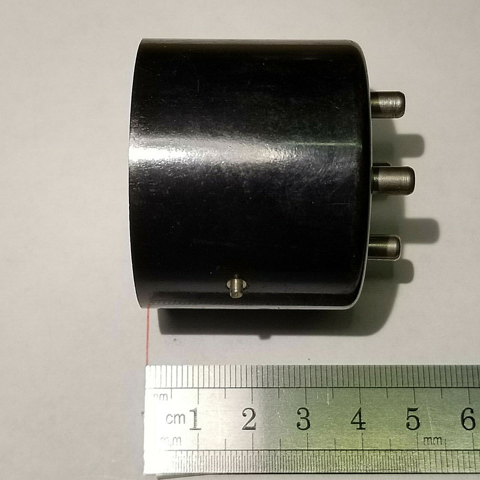 SIX (6) Large Vacuum Tube Bases 4-Pin Short UV Type Pins Bayonet Box X ...