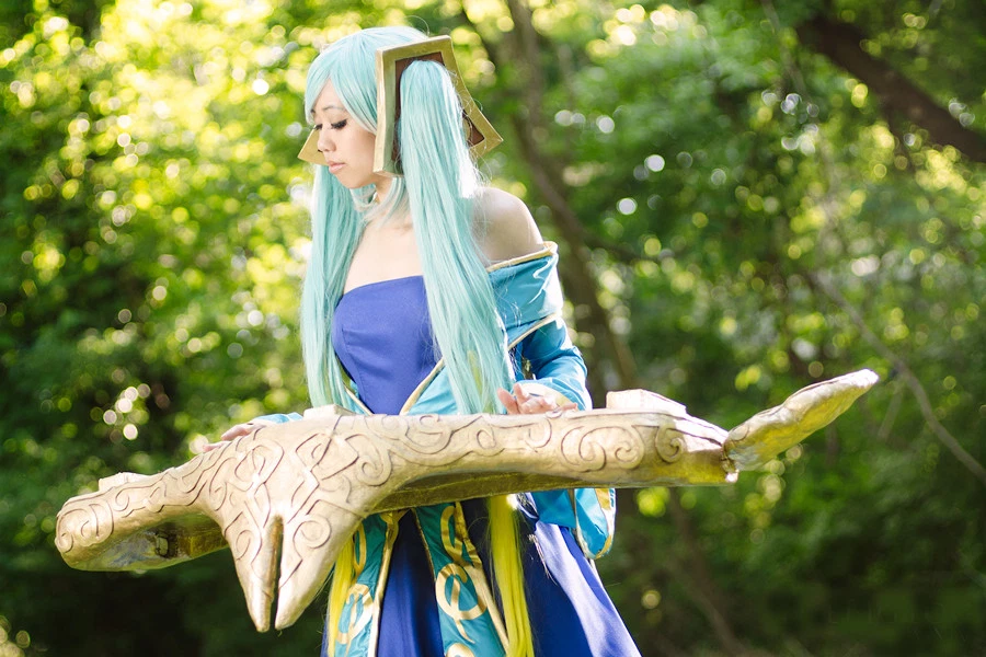 Sona Cosplay
