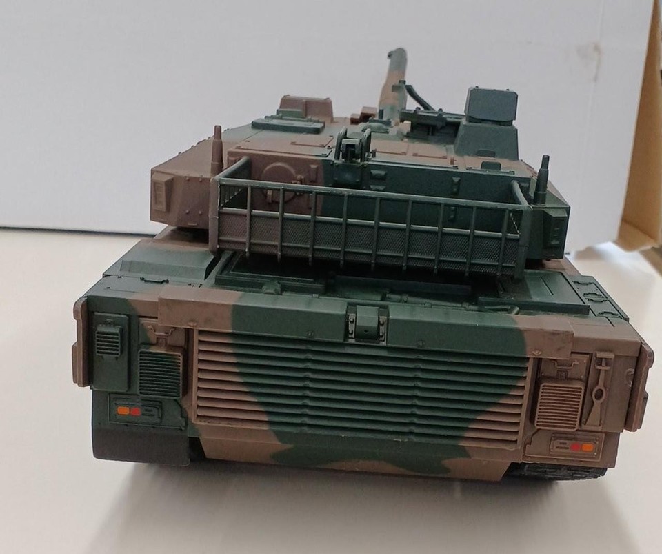 CCP 1/24 JGSDF Type 10 Tank (Prototype) | eBay Australia