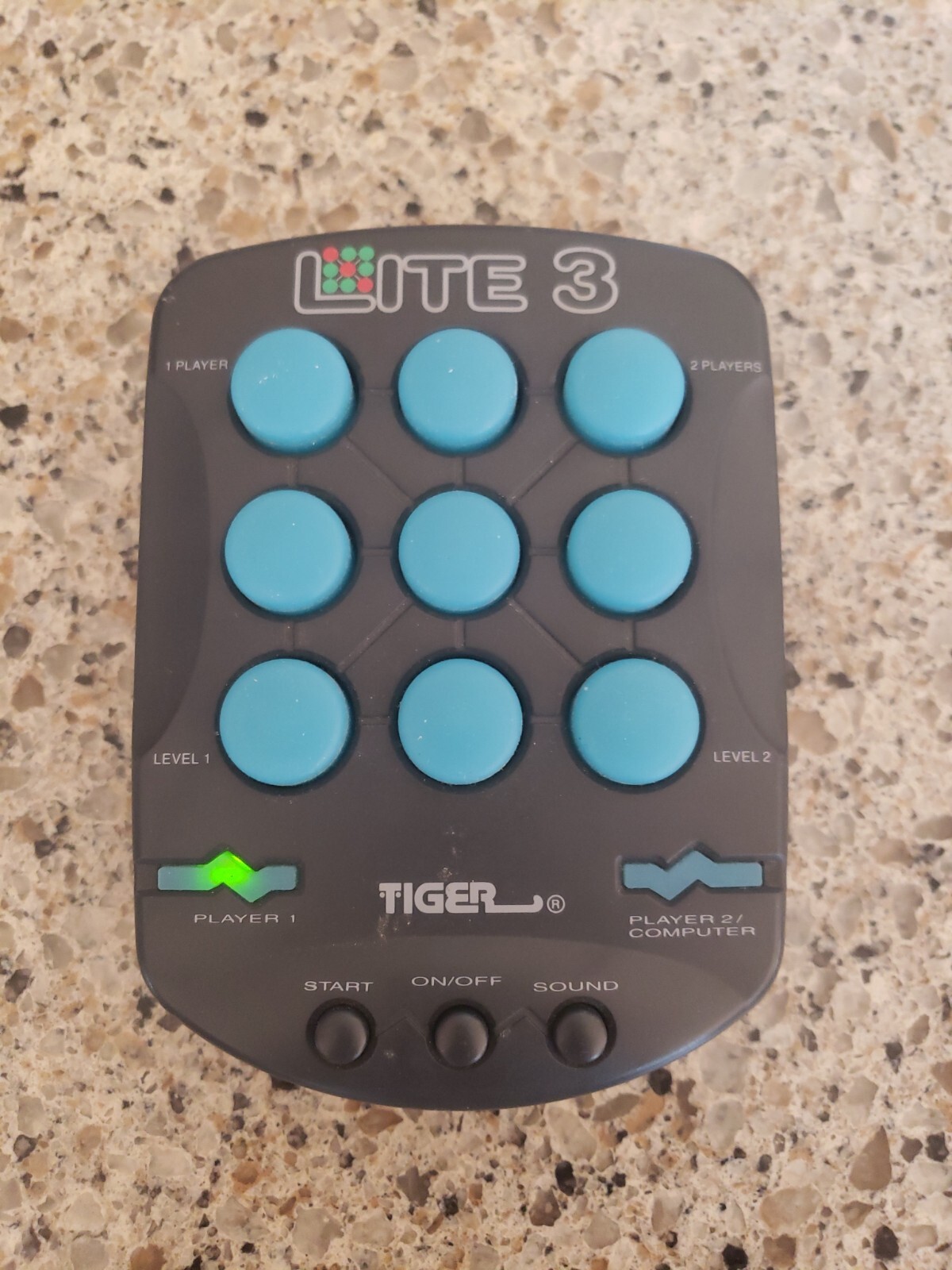 1996 Tiger LITE 3 Electronic Handheld Game Tic Tac Toe Lights *Works ...