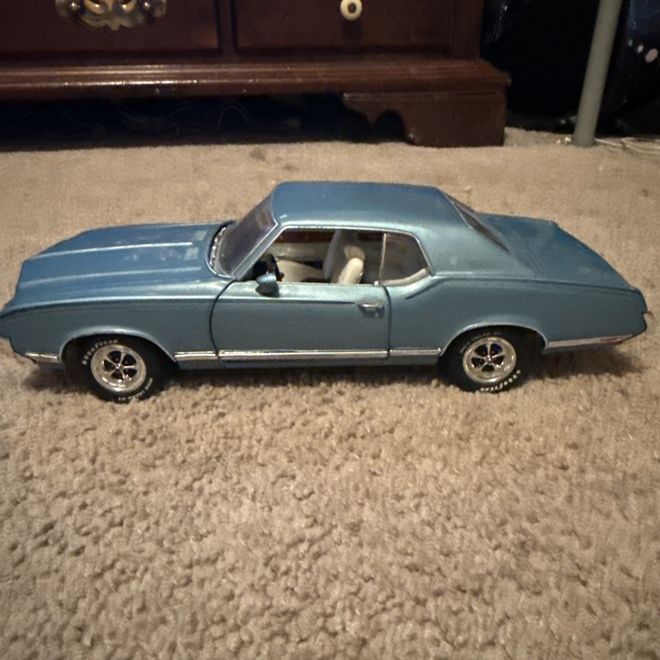 ERTL 1/18 Scale Oldsmobile Cutlass Sx 1970 Blue Diecast Car Model Toy ...