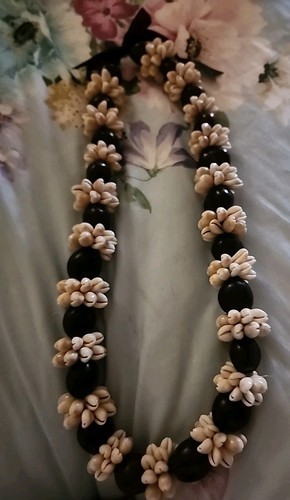 Beautiful Hawaii Wedding Kukui Nut Lei w/ Cowrie Shell Luau Necklace ...