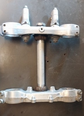 1986 Honda CR250R Triple Tree Stem Clamp with bar mounts. | eBay