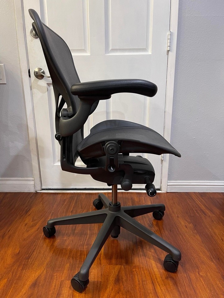 Herman Miller Aeron Remastered Chair - Size B Graphite Fully Load | eBay