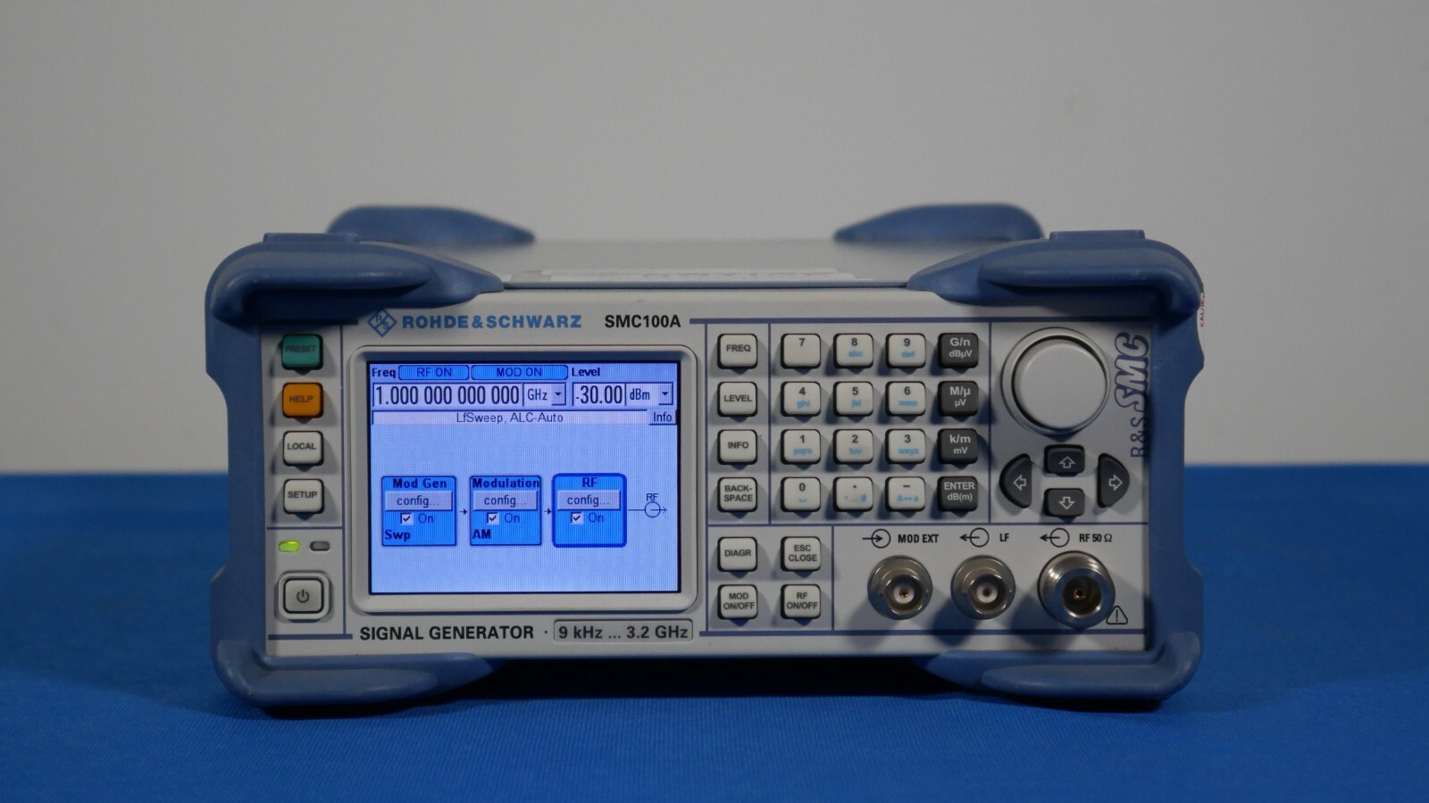 Rohde & Schwarz SMC100A 9 kHz to 3.2 GHz RF Signal Generator for sale ...